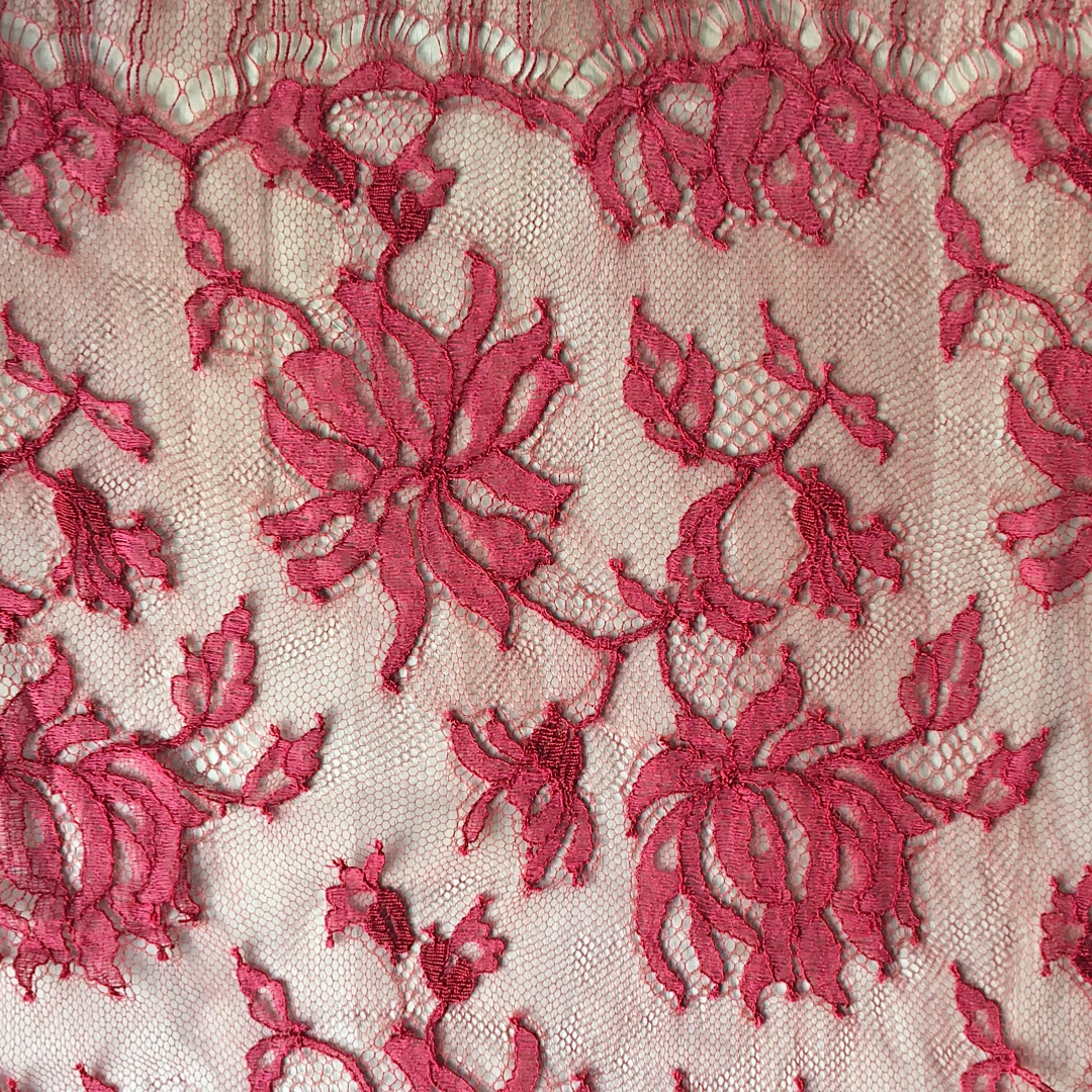 Volant Dentelle de Calais Rouge motif floral | dentellel.com